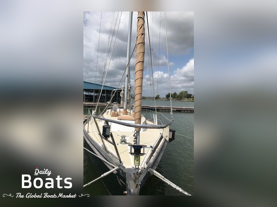 1986 Bristol 35.5 for sale. View price, photos and Buy 1986 Bristol 35. ...