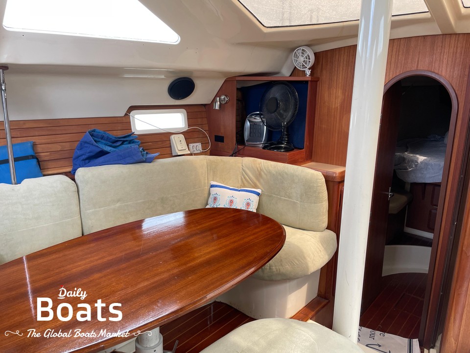 1993 Hunter Passage 42 for sale. View price, photos and Buy 1993 Hunter ...