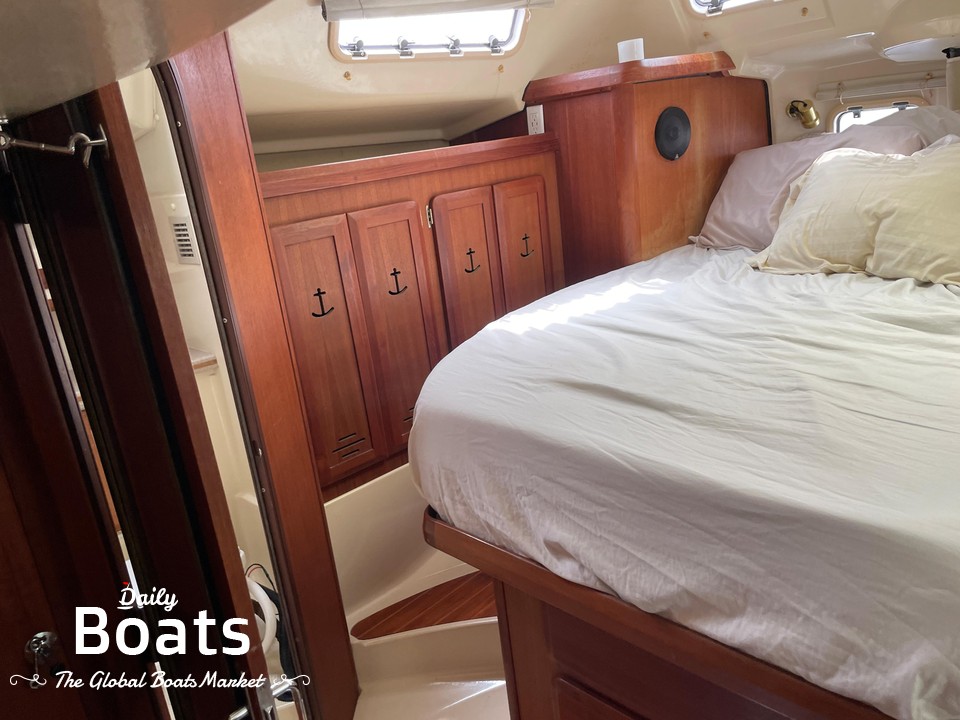 1993 Hunter Passage 42 for sale. View price, photos and Buy 1993 Hunter ...