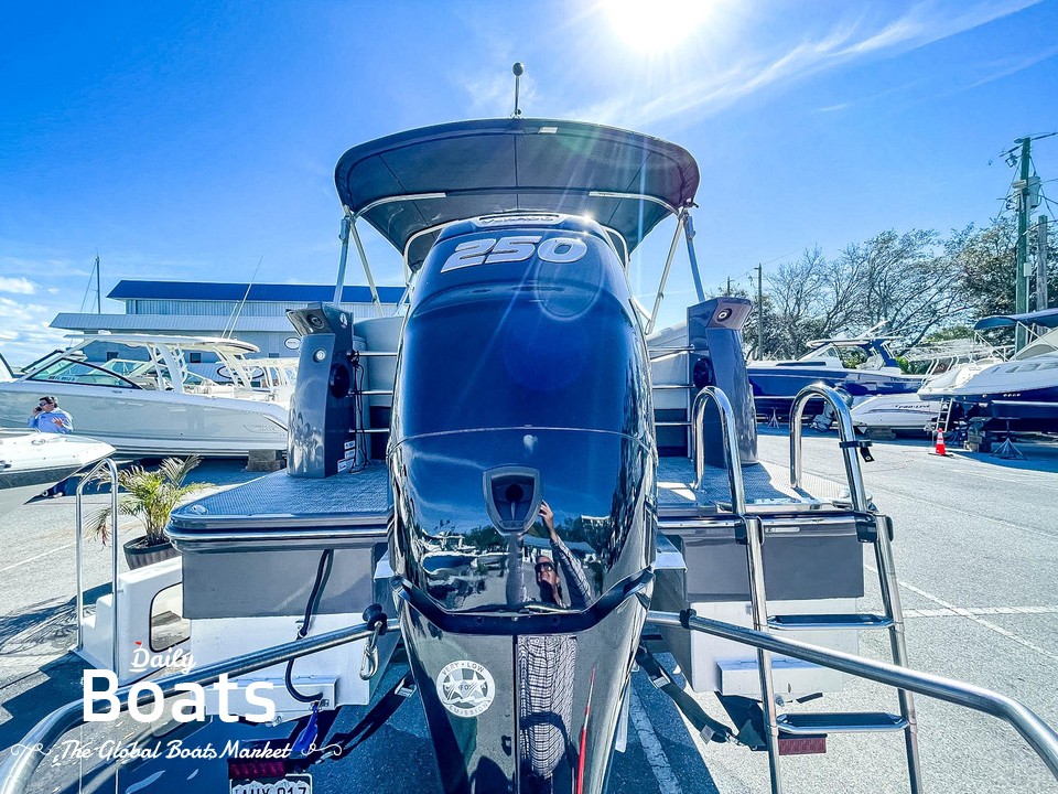 2018 Larson Escape Dc Triple Ttt for sale. View price, photos and Buy ...
