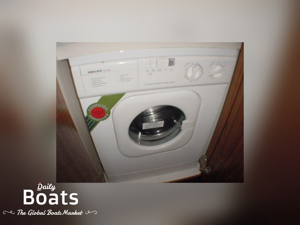 2000 Carver 456 Aft Cabin Motor Yacht for sale. View price, photos and ...