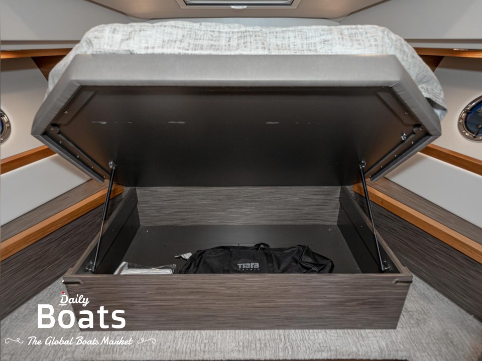 2020 Tiara Yachts 39 Coupe for sale. View price, photos and Buy 2020 ...