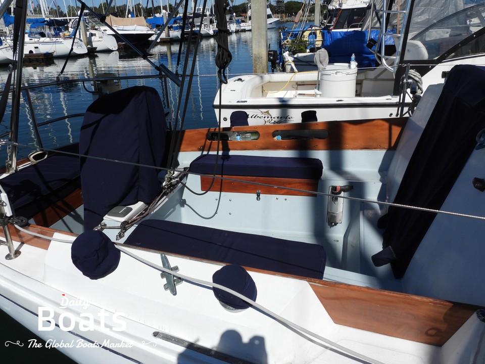 1977 Islander 32 for sale. View price, photos and Buy 1977 Islander 32 ...