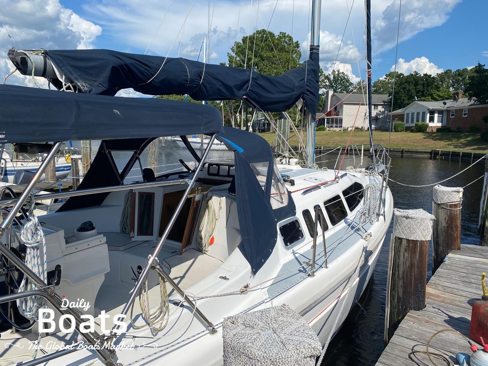 1997 Hunter 336 for sale. View price, photos and Buy 1997 Hunter 336 ...