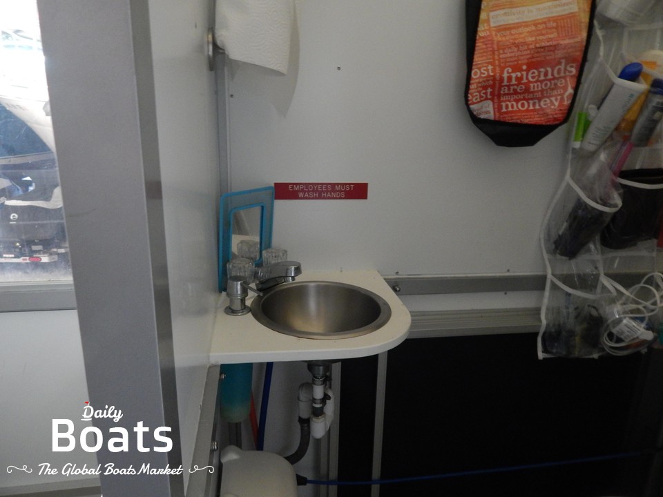 1992 Pontoon Vending Boat for sale. View price, photos and Buy 1992 ...