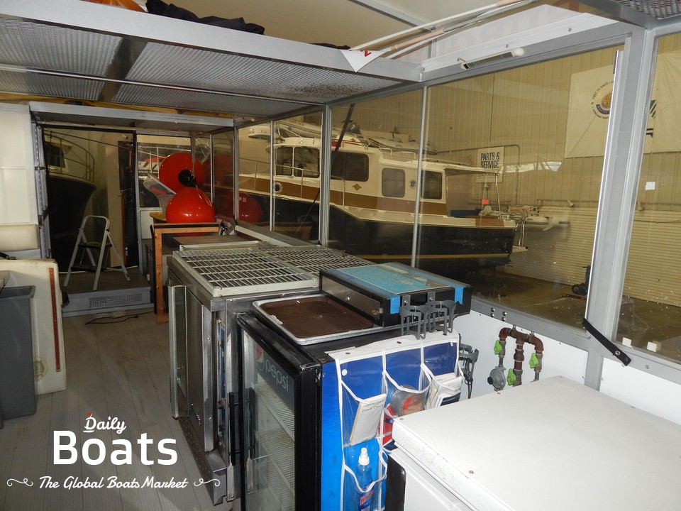 1992 Pontoon Vending Boat for sale. View price, photos and Buy 1992 ...