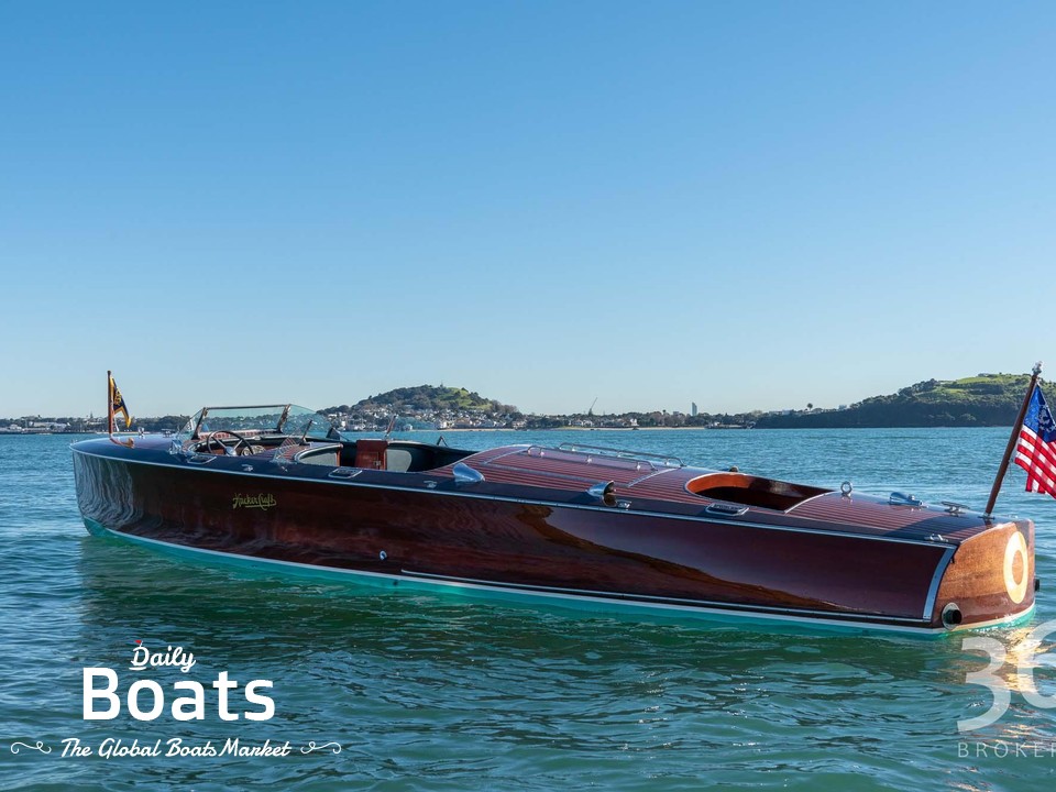 2002 Hacker-Craft 30' Runabout for sale. View price, photos and Buy ...