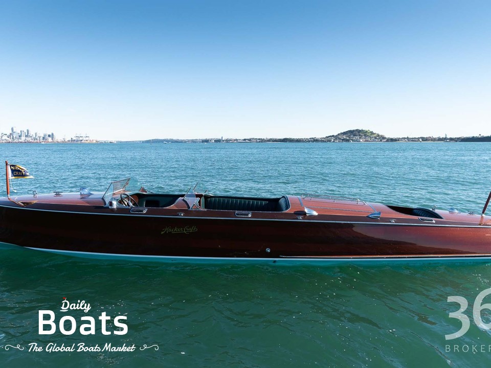 2002 Hacker-Craft 30' Runabout for sale. View price, photos and Buy ...