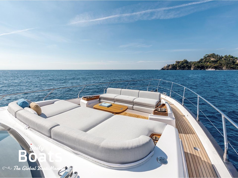 2023 Azimut 68 Plus на продажу. Посмотреть цену, фотографии и Купить ...