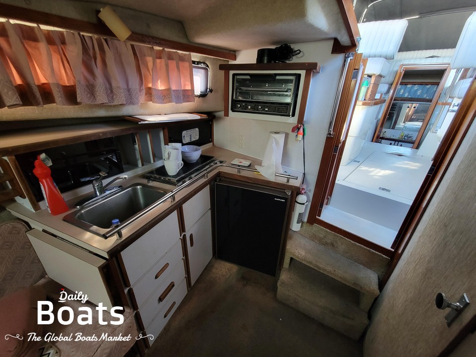 1984 Carver Riviera for sale. View price, photos and Buy 1984 Carver ...