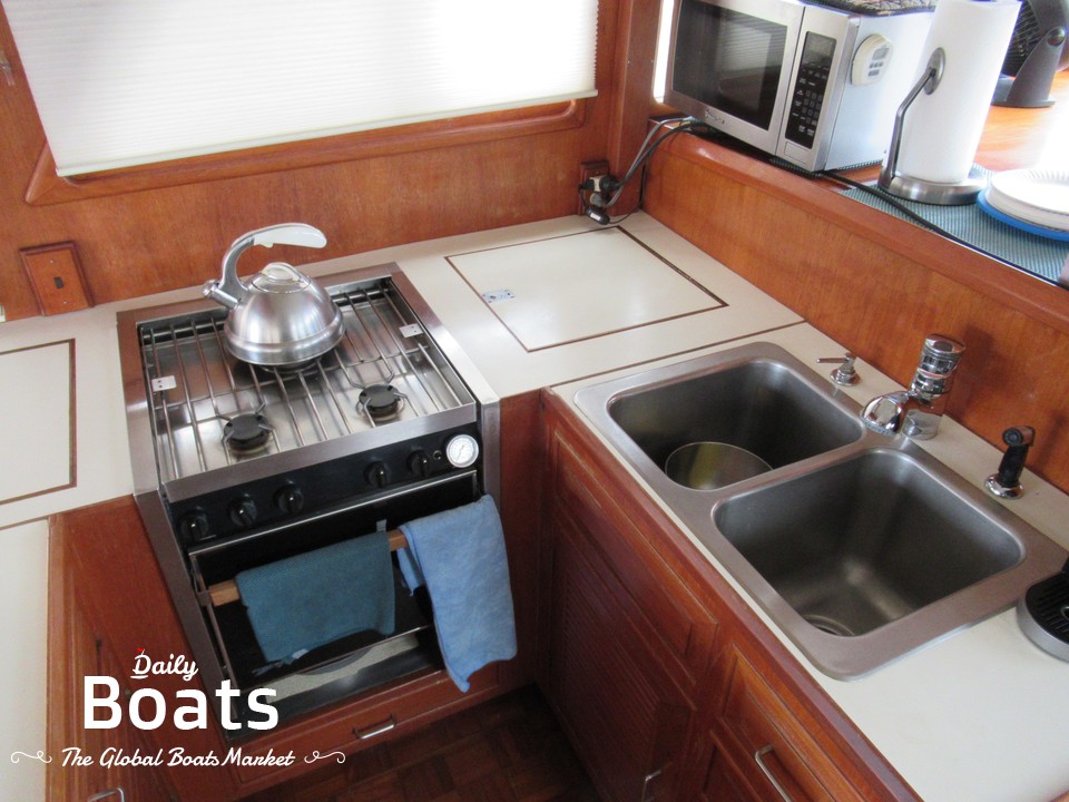 1984 Ocean Alexander 40 Sedan for sale. View price, photos and Buy 1984 ...