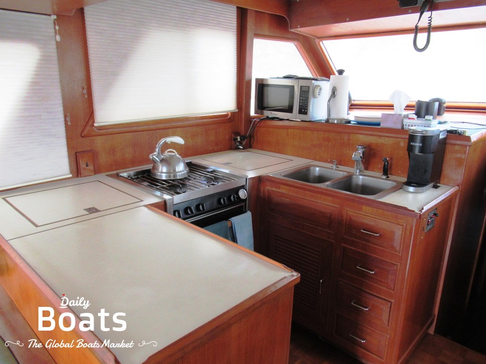 1984 Ocean Alexander 40 Sedan eladó. Kilátás ár, fotók és Vegyél 1984 ...