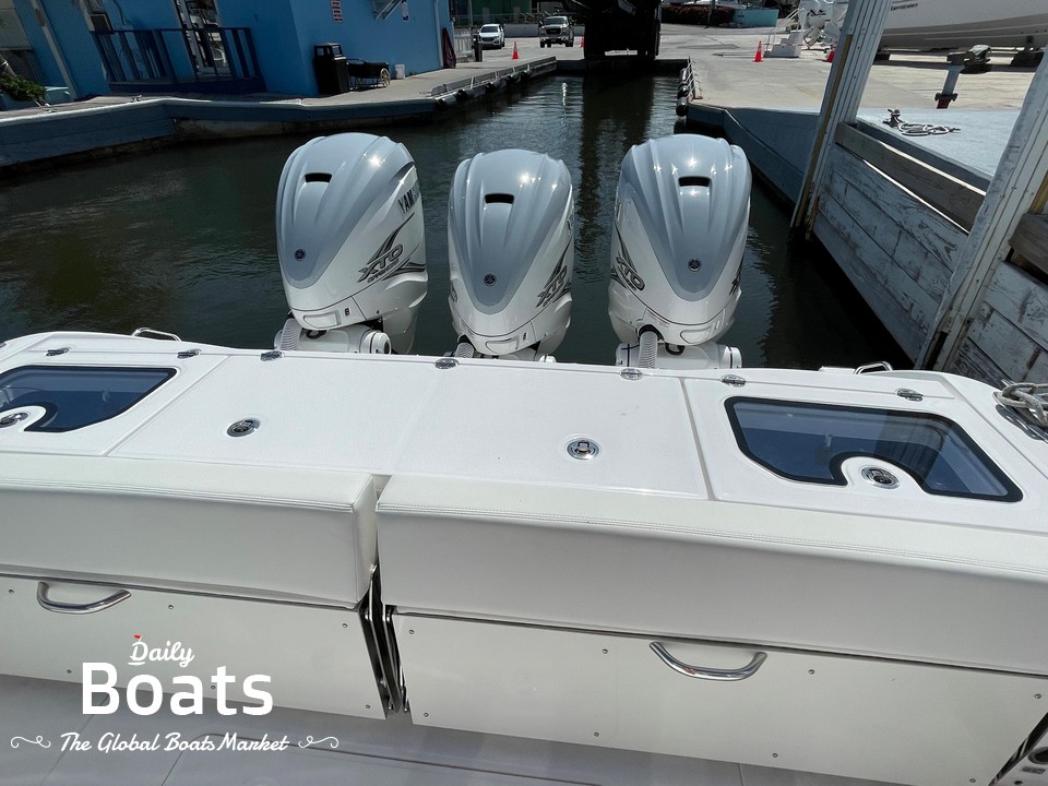 2022 Everglades 395Cc for sale. View price, photos and Buy 2022 ...