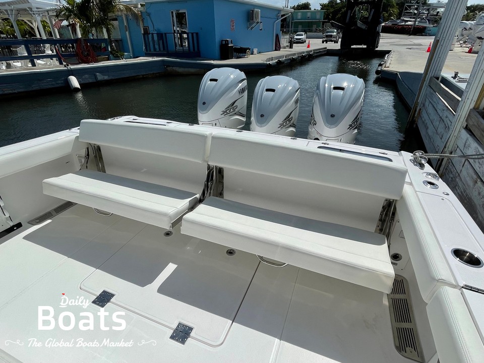 2022 Everglades 395Cc for sale. View price, photos and Buy 2022 ...
