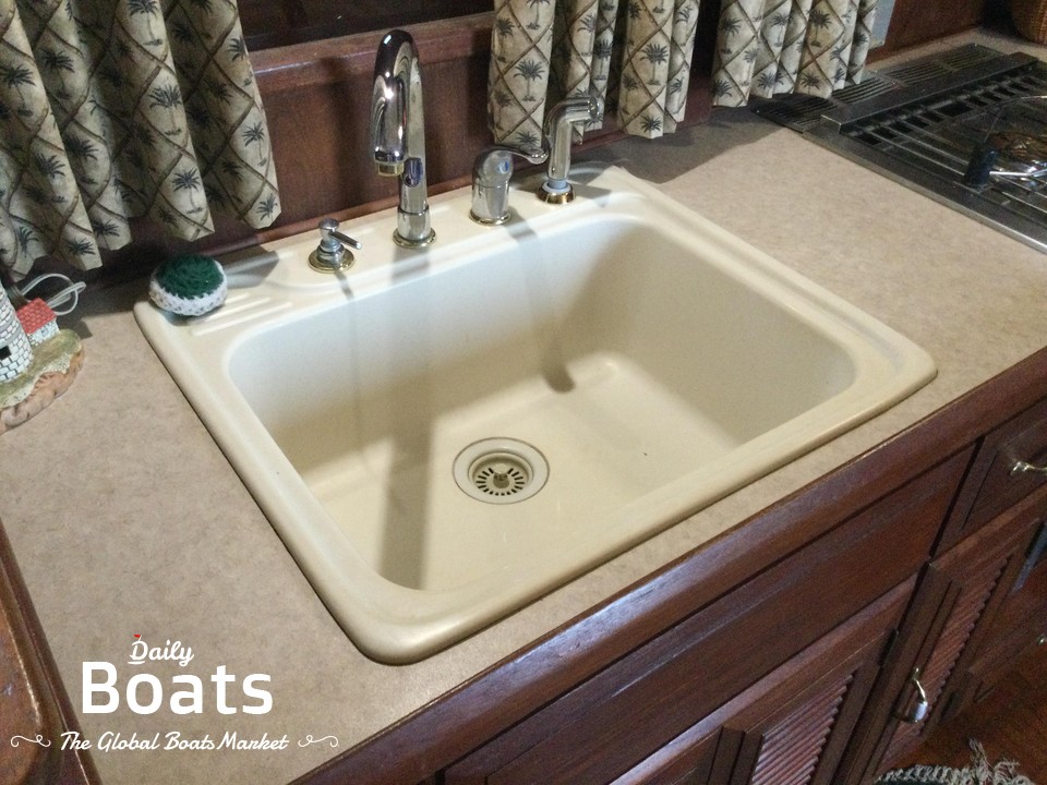 1983 Ocean Alexander 40 for sale. View price, photos and Buy 1983 Ocean ...