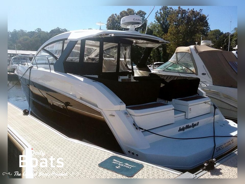 2016 Cruisers Yachts 390 Express Coupe for sale. View price, photos and ...