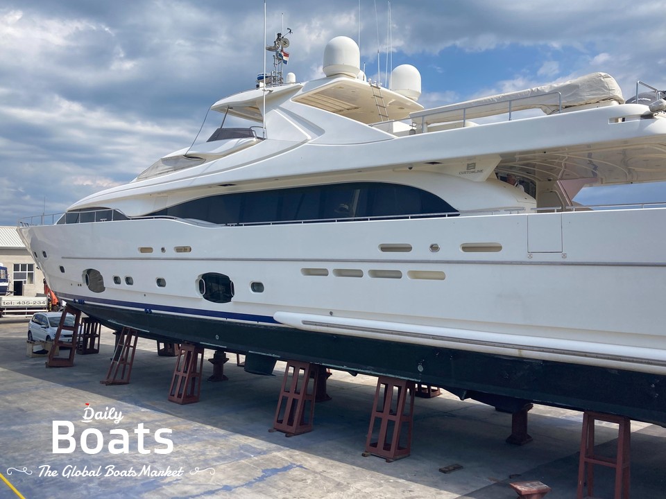 2011 Custom Line 112 for sale. View price, photos and Buy 2011 Custom ...