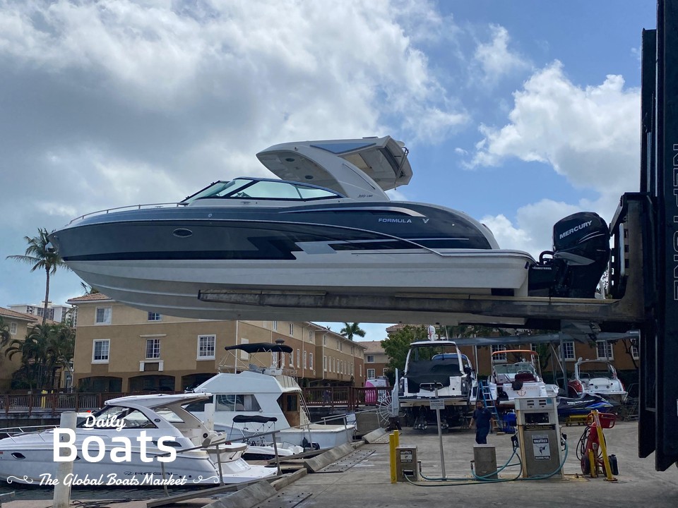 2019 Formula 350 Crossover Bowrider for sale. View price, photos and ...