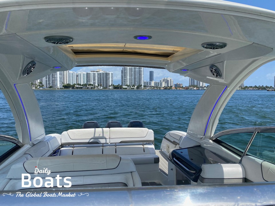 2019 Formula 350 Crossover Bowrider for sale. View price, photos and ...