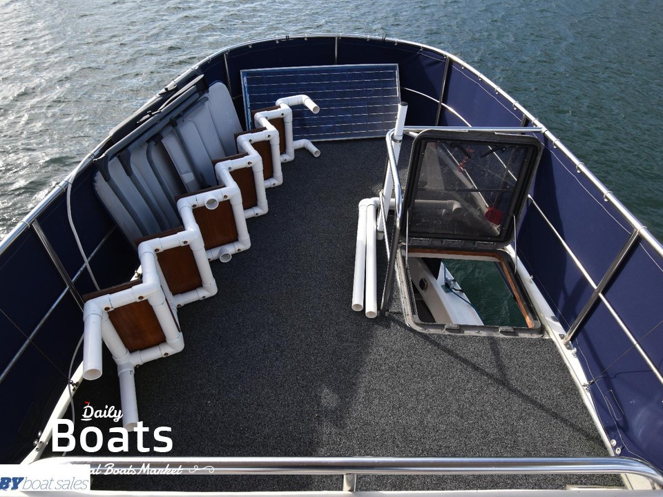 1984 Custom Cuddles 30Ft Flybridge Cruiser for sale. View price, photos ...