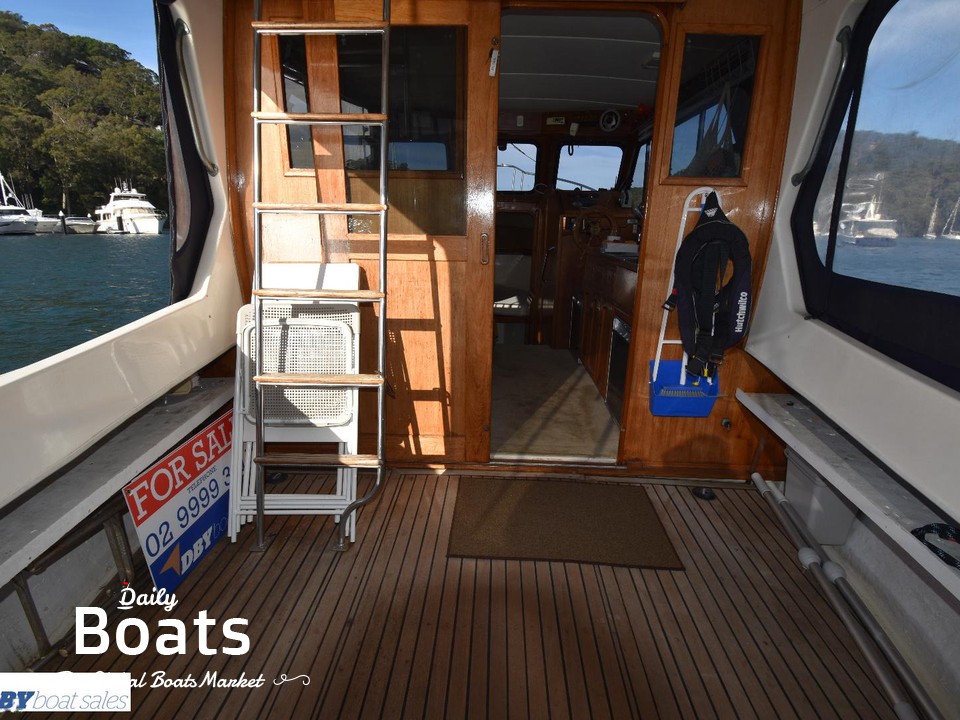 1984 Custom Cuddles 30Ft Flybridge Cruiser for sale. View price, photos ...