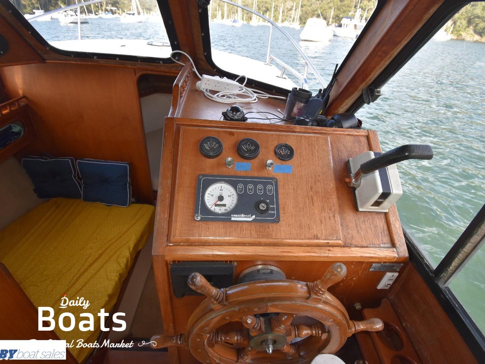 1984 Custom Cuddles 30Ft Flybridge Cruiser for sale. View price, photos ...