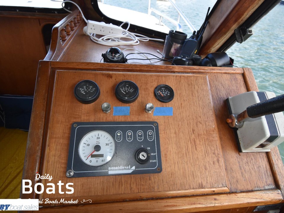 1984 Custom Cuddles 30Ft Flybridge Cruiser for sale. View price, photos ...
