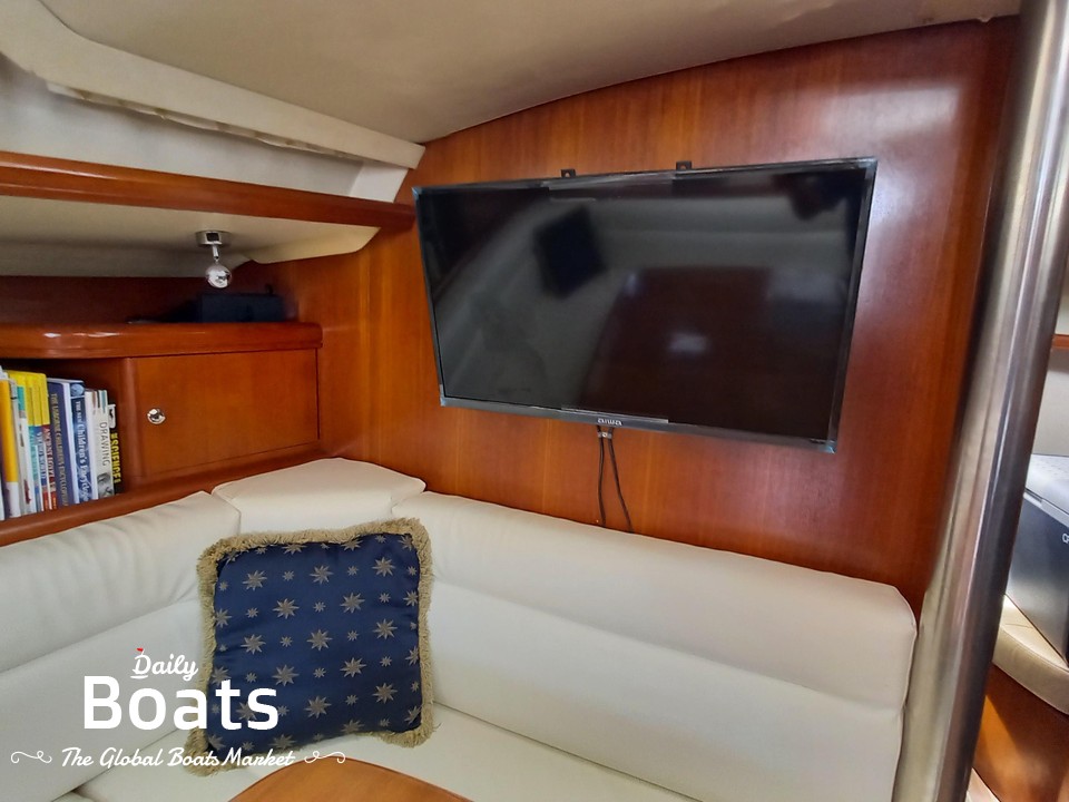 2004 Hunter 44 Deck Salon for sale. View price, photos and Buy 2004 ...