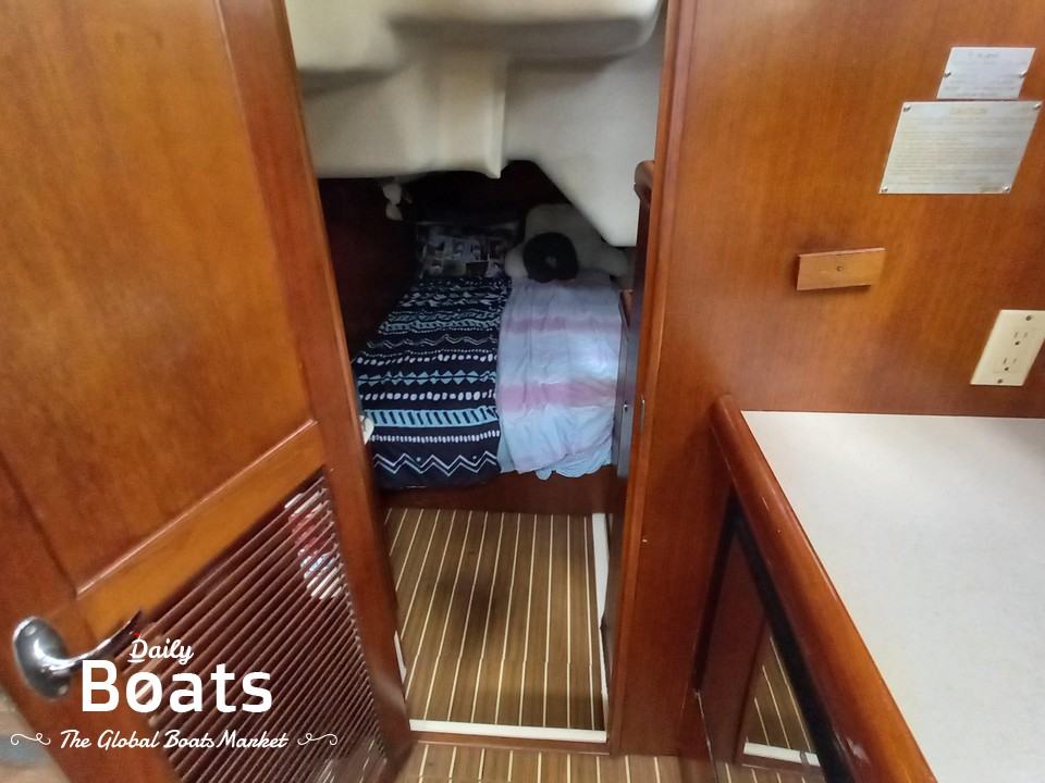 2004 Hunter 44 Deck Salon for sale. View price, photos and Buy 2004 ...