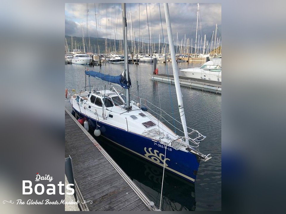 2001 Custom Hercules 38 Ds for sale. View price, photos and Buy 2001 ...