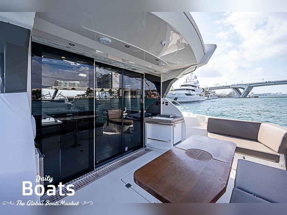 2017 Carver C52 Coupe for sale. View price, photos and Buy 2017 Carver ...