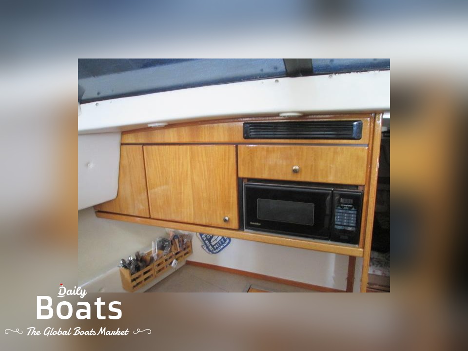 1998 Bayliner 3388 Command Bridge Motoryacht for sale. View price ...