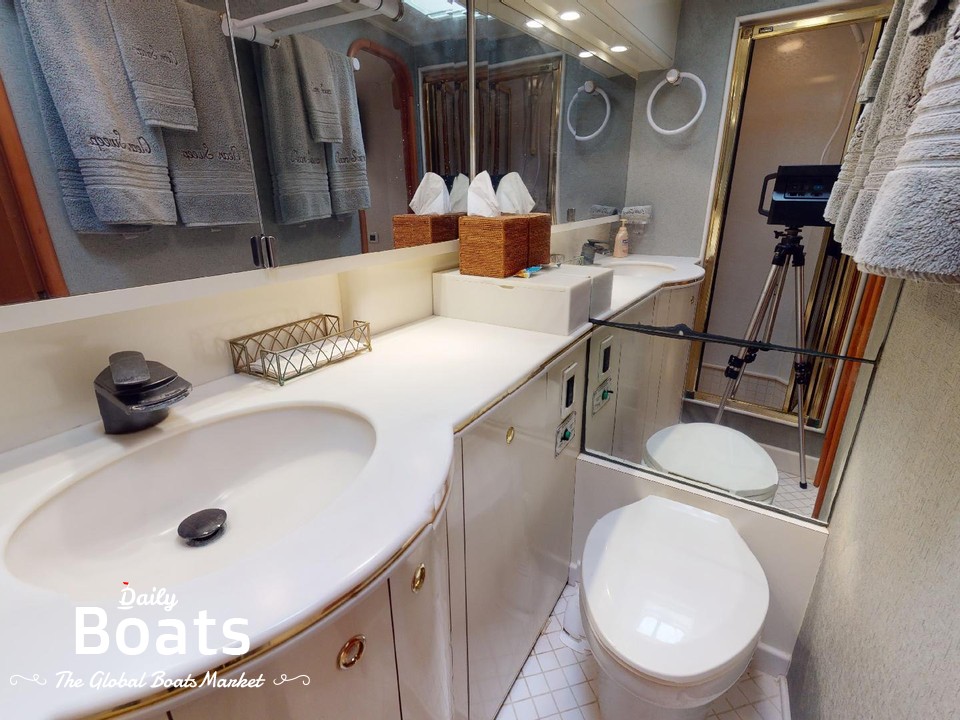 1993 Trinity Yachts Sportfish for sale. View price, photos and Buy 1993 ...