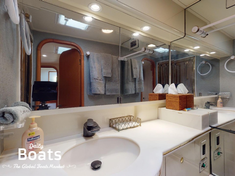 1993 Trinity Yachts Sportfish for sale. View price, photos and Buy 1993 ...