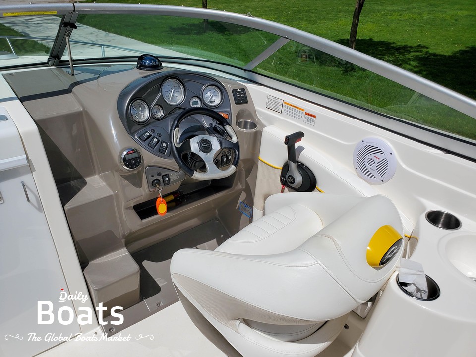 2007 Rinker 246 Captiva for sale. View price, photos and Buy 2007 ...