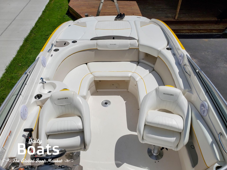 2007 Rinker 246 Captiva for sale. View price, photos and Buy 2007 ...