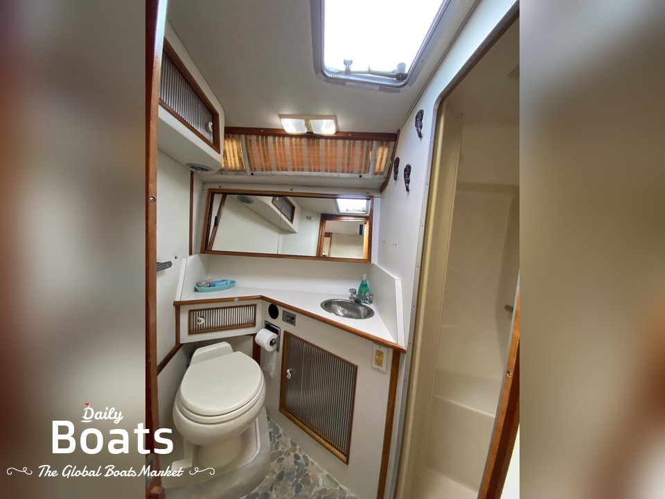 1990 Sea Ray 390 Express Cruiser for sale. View price, photos and Buy ...