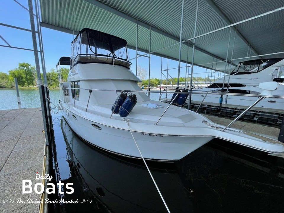 1996 Carver 325 Aft Cockpit Motoryacht for sale. View price, photos and ...