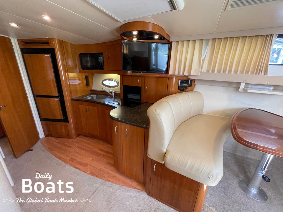 2004 Carver 36 Mariner for sale. View price, photos and Buy 2004 Carver ...
