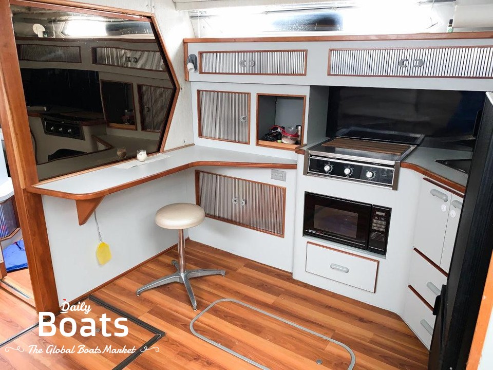 1990 Sea Ray 390 Express Cruiser for sale. View price, photos and Buy ...