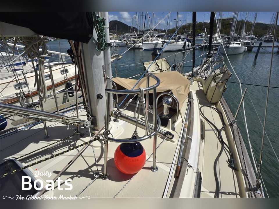 1992 Island Packet 38 for sale. View price, photos and Buy 1992 Island ...