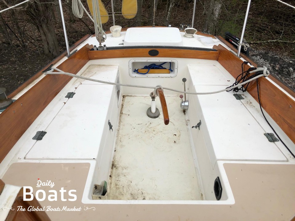 1979 Cape Dory 27 for sale. View price, photos and Buy 1979 Cape Dory ...