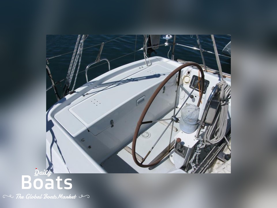 1988 Laurent Giles 43' Light Displacement Cruiser. Custom And Epoxy for ...
