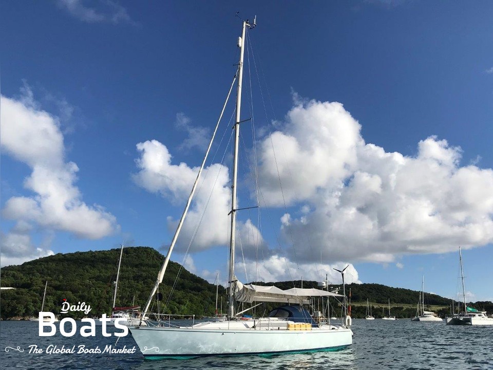 1988 Laurent Giles 43' Light Displacement Cruiser. Custom And Epoxy for ...