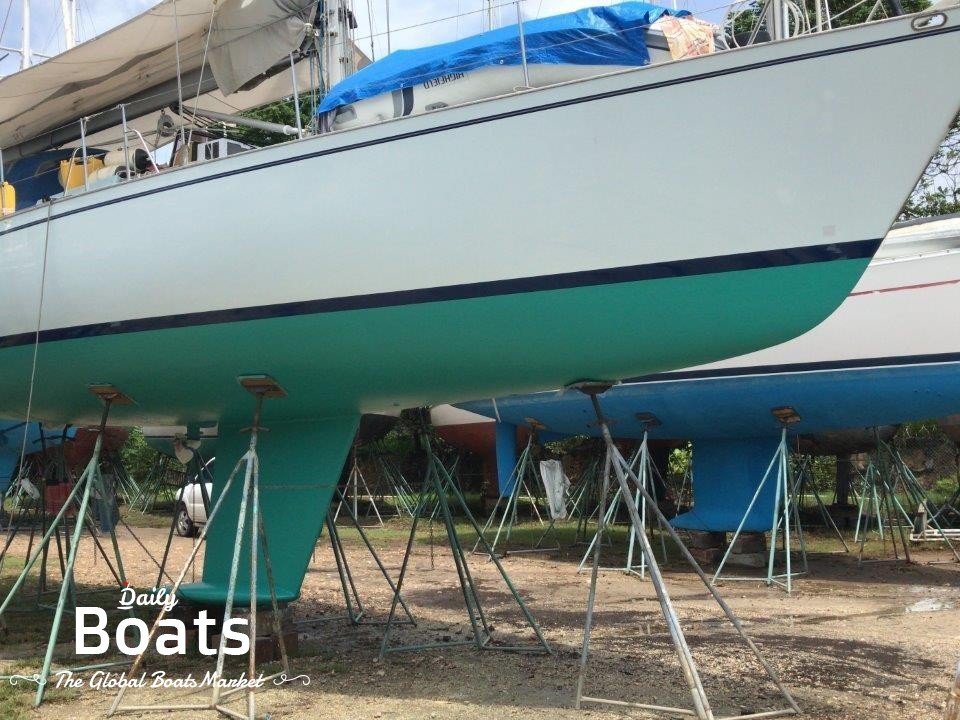 1988 Laurent Giles 43' Light Displacement Cruiser. Custom And Epoxy for ...