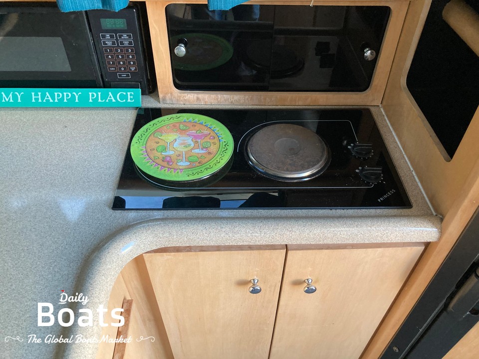 1997 Carver Voyager 320 for sale. View price, photos and Buy 1997 ...