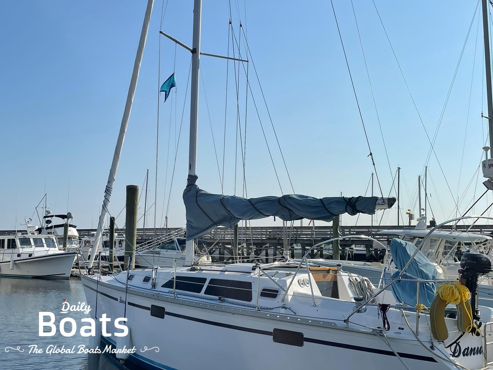 1992 Hunter 33.5 for sale. View price, photos and Buy 1992 Hunter 33.5 ...