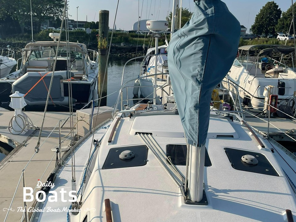 1992 Hunter 33.5 for sale. View price, photos and Buy 1992 Hunter 33.5 ...