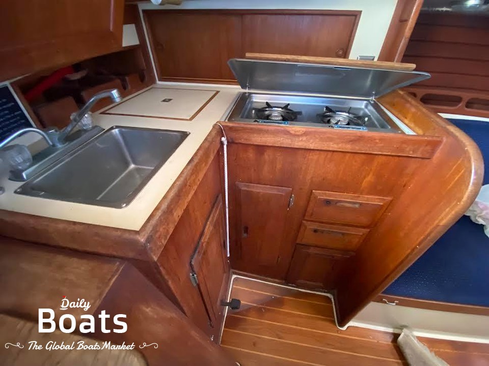 1989 Ericson Sloop for sale. View price, photos and Buy 1989 Ericson ...