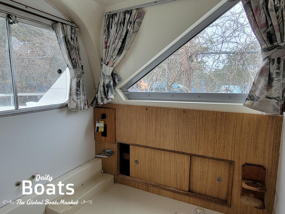 1985 Bertram 28 Flybridge Cruiser for sale. View price, photos and Buy 1985 Bertram 28 Flybridge ...